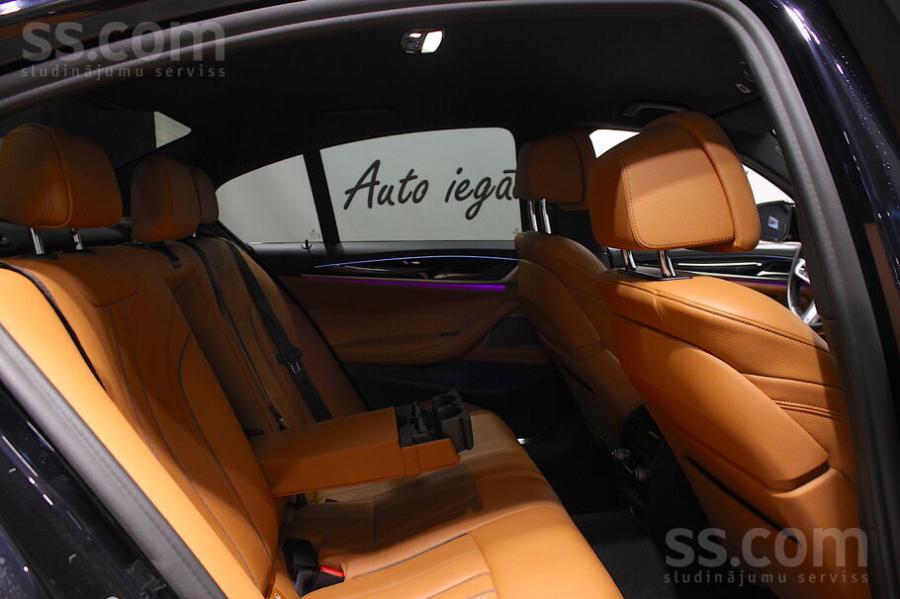Black BMW 550 2021 in Riga, with an engine capacity of 4.40 L and mileage of 104 thousand km for 48490 €, photo 26 on AUTOMOTO.COM.LV