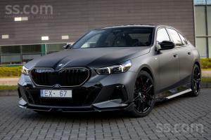 Melns BMW 550 2024 Jelgava, ar dzinēja tilpumu 3.00 L un nobraukumu 34 tūkst. km par 67500 €, foto  vietnē AUTOMOTO.COM.LV