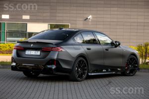 Melns BMW 550 2024 Jelgava, ar dzinēja tilpumu 3.00 L un nobraukumu 34 tūkst. km par 67500 €, foto 4 vietnē AUTOMOTO.COM.LV