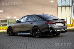 Melns BMW 550 2024 Jelgava, ar dzinēja tilpumu 3.00 L un nobraukumu 34 tūkst. km par 67500 €, foto 6 vietnē AUTOMOTO.COM.LV