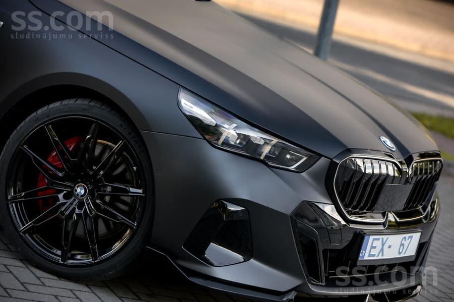 Melns BMW 550 2024 Jelgava, ar dzinēja tilpumu 3.00 L un nobraukumu 34 tūkst. km par 67500 €, foto 9 vietnē AUTOMOTO.COM.LV
