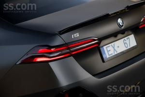Melns BMW 550 2024 Jelgava, ar dzinēja tilpumu 3.00 L un nobraukumu 34 tūkst. km par 67500 €, foto 21 vietnē AUTOMOTO.COM.LV