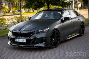 Melns BMW 550 2024 Jelgava, ar dzinēja tilpumu 3.00 L un nobraukumu 34 tūkst. km par 67500 €, foto 23 vietnē AUTOMOTO.COM.LV