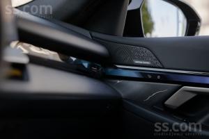 Melns BMW 550 2024 Jelgava, ar dzinēja tilpumu 3.00 L un nobraukumu 34 tūkst. km par 67500 €, foto 26 vietnē AUTOMOTO.COM.LV