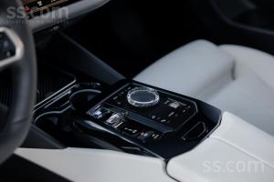 Melns BMW 550 2024 Jelgava, ar dzinēja tilpumu 3.00 L un nobraukumu 34 tūkst. km par 67500 €, foto 28 vietnē AUTOMOTO.COM.LV