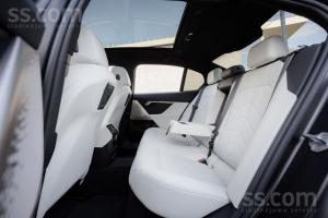Melns BMW 550 2024 Jelgava, ar dzinēja tilpumu 3.00 L un nobraukumu 34 tūkst. km par 67500 €, foto 32 vietnē AUTOMOTO.COM.LV