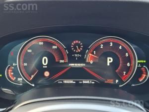 Black BMW 550 2017 in Riga, with an engine capacity of 4.40 L and mileage of 189 thousand km for 27990 €, photo 15 on AUTOMOTO.COM.LV