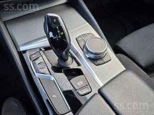 Black BMW 550 2017 in Riga, with an engine capacity of 4.40 L and mileage of 189 thousand km for 27990 €, photo 9 on AUTOMOTO.COM.LV