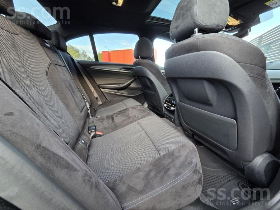 Black BMW 550 2017 in Riga, with an engine capacity of 4.40 L and mileage of 189 thousand km for 27990 €, photo 10 on AUTOMOTO.COM.LV