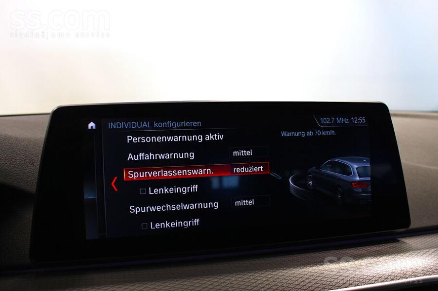 Black BMW 550 2019 in Riga, with an engine capacity of 3.00 L and mileage of 186 thousand km for 29900 €, photo 21 on AUTOMOTO.COM.LV