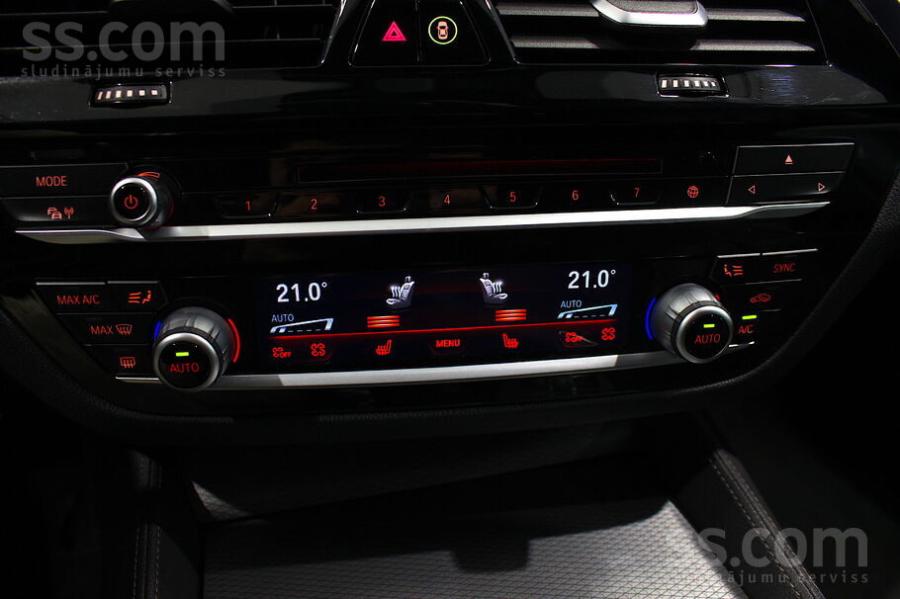 Black BMW 550 2019 in Riga, with an engine capacity of 3.00 L and mileage of 186 thousand km for 29900 €, photo 23 on AUTOMOTO.COM.LV