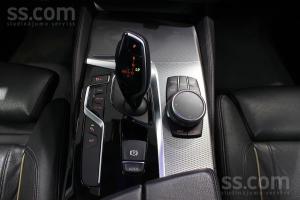 Black BMW 550 2019 in Riga, with an engine capacity of 3.00 L and mileage of 186 thousand km for 29900 €, photo 25 on AUTOMOTO.COM.LV
