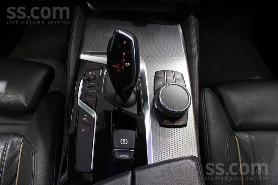 Black BMW 550 2019 in Riga, with an engine capacity of 3.00 L and mileage of 186 thousand km for 29900 €, photo 25 on AUTOMOTO.COM.LV