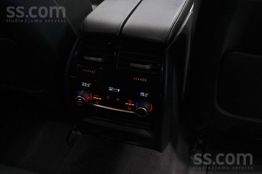 Black BMW 550 2019 in Riga, with an engine capacity of 3.00 L and mileage of 186 thousand km for 29900 €, photo 30 on AUTOMOTO.COM.LV