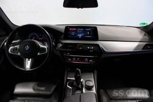 Black BMW 550 2019 in Riga, with an engine capacity of 3.00 L and mileage of 186 thousand km for 29900 €, photo 32 on AUTOMOTO.COM.LV