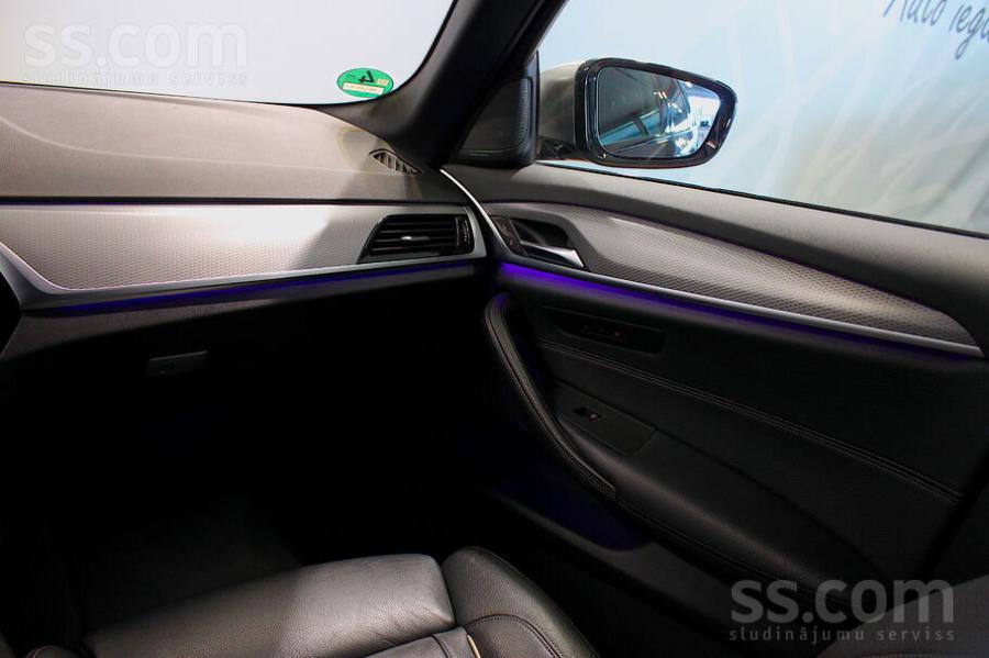 Black BMW 550 2019 in Riga, with an engine capacity of 3.00 L and mileage of 186 thousand km for 29900 €, photo 33 on AUTOMOTO.COM.LV