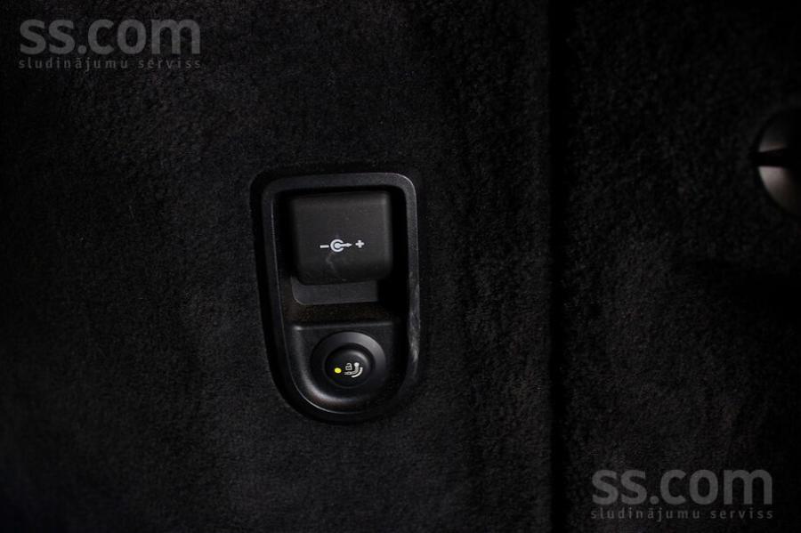 Black BMW 550 2019 in Riga, with an engine capacity of 3.00 L and mileage of 186 thousand km for 29900 €, photo 34 on AUTOMOTO.COM.LV