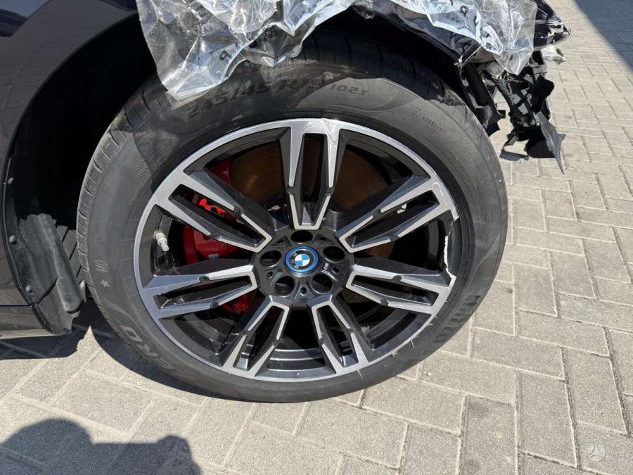 Melns BMW 550 2025 Plungė, ar dzinēja tilpumu 3.00 L un nobraukumu 75 tūkst. km par 32500 €, foto 8 vietnē AUTOMOTO.COM.LV