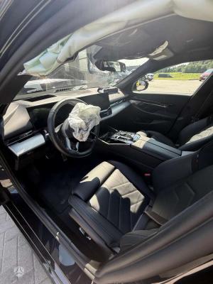 Melns BMW 550 2025 Plungė, ar dzinēja tilpumu 3.00 L un nobraukumu 75 tūkst. km par 32500 €, foto 9 vietnē AUTOMOTO.COM.LV