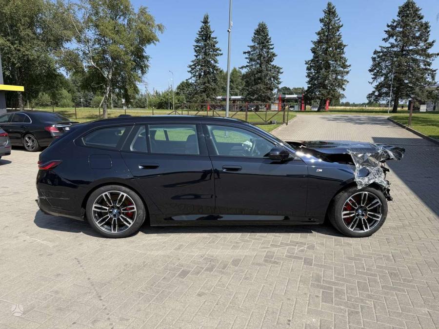 Melns BMW 550 2025 Plungė, ar dzinēja tilpumu 3.00 L un nobraukumu 75 tūkst. km par 32500 €, foto 11 vietnē AUTOMOTO.COM.LV