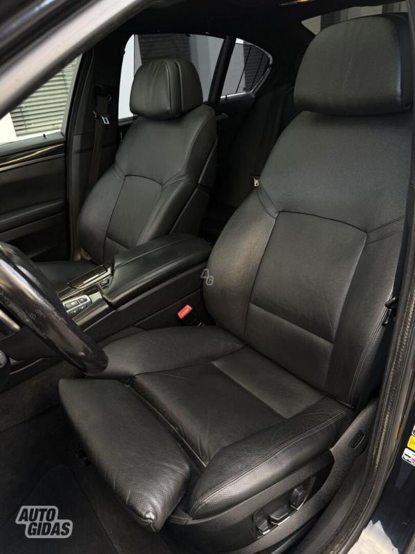 Blue BMW 550 2011 in Vilnius, with an engine capacity of 4.40 L and mileage of 278 thousand km for 10500 €, photo 8 on AUTOMOTO.COM.LV