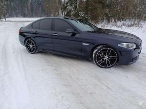Blue BMW 550 2014 in Vilnius, with an engine capacity of 4.40 L and mileage of 130 thousand km for 9950 €, photo 9 on AUTOMOTO.COM.LV