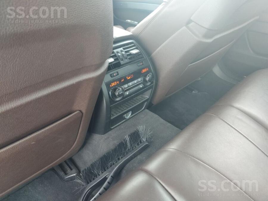 Синий БМВ 550 2015 в Даугавпилс, объемом двигателя 3.00 л и пробегом 202 тыс. км за 20000 €, фото 11 на AUTOMOTO.COM.LV