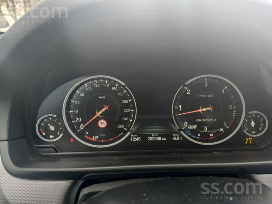 Синий БМВ 550 2015 в Даугавпилс, объемом двигателя 3.00 л и пробегом 202 тыс. км за 20000 €, фото 12 на AUTOMOTO.COM.LV