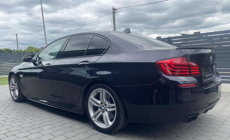 Blue BMW 550 2016 in Kaunas, with an engine capacity of 4.40 L and mileage of 81 thousand km for 21800 €, photo 4 on AUTOMOTO.COM.LV