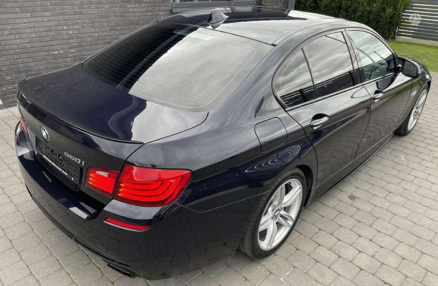 Blue BMW 550 2016 in Kaunas, with an engine capacity of 4.40 L and mileage of 81 thousand km for 21800 €, photo 5 on AUTOMOTO.COM.LV