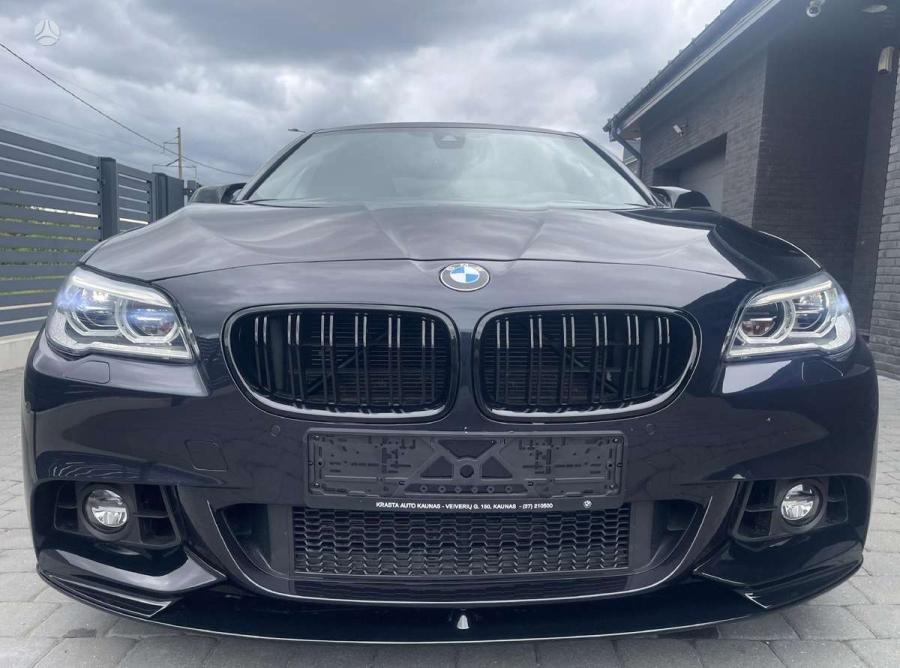 Blue BMW 550 2016 in Kaunas, with an engine capacity of 4.40 L and mileage of 81 thousand km for 21800 €, photo 6 on AUTOMOTO.COM.LV