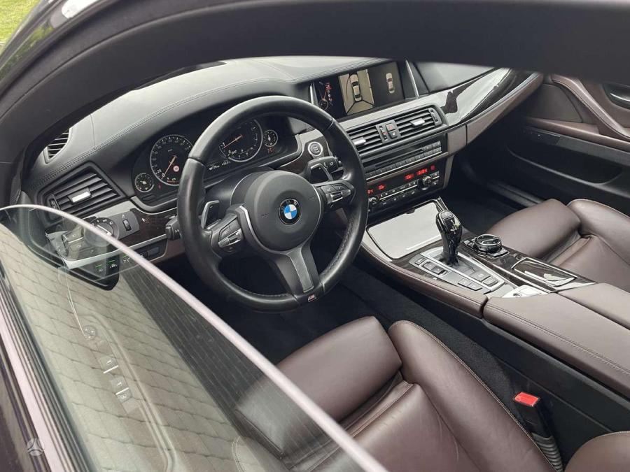 Blue BMW 550 2016 in Kaunas, with an engine capacity of 4.40 L and mileage of 81 thousand km for 21800 €, photo 10 on AUTOMOTO.COM.LV