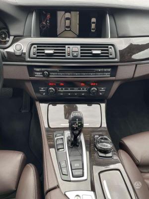 Blue BMW 550 2016 in Kaunas, with an engine capacity of 4.40 L and mileage of 81 thousand km for 21800 €, photo 14 on AUTOMOTO.COM.LV