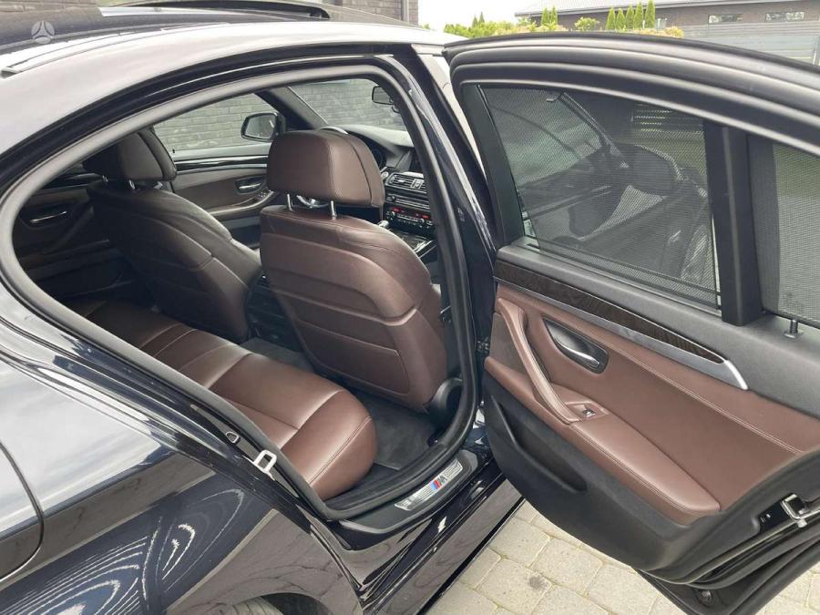 Blue BMW 550 2016 in Kaunas, with an engine capacity of 4.40 L and mileage of 81 thousand km for 21800 €, photo 18 on AUTOMOTO.COM.LV