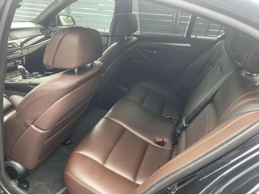 Blue BMW 550 2016 in Kaunas, with an engine capacity of 4.40 L and mileage of 81 thousand km for 21800 €, photo 20 on AUTOMOTO.COM.LV