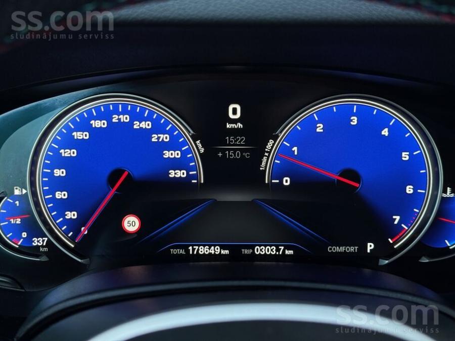 Blue BMW 550 2017 in Riga, with an engine capacity of 4.40 L and mileage of 179 thousand km for 29980 €, photo 29 on AUTOMOTO.COM.LV