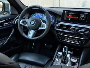 Blue BMW 550 2017 in Riga, with an engine capacity of 4.40 L and mileage of 179 thousand km for 29980 €, photo 21 on AUTOMOTO.COM.LV