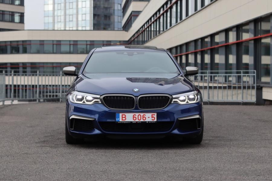Blue BMW 550 2017 in Riga, with an engine capacity of 4.40 L and mileage of 179 thousand km for 29980 €, photo 12 on AUTOMOTO.COM.LV