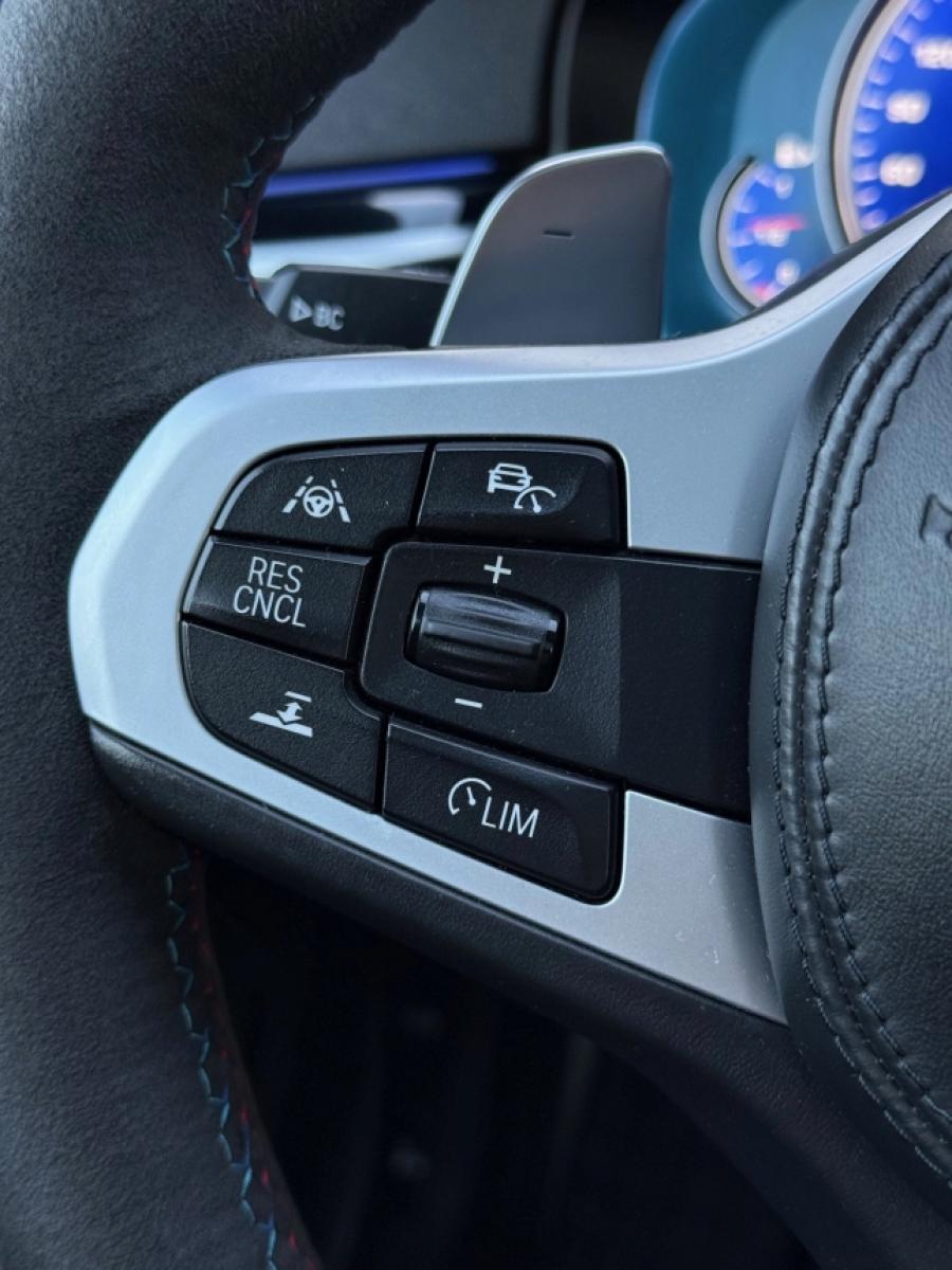 Blue BMW 550 2017 in Riga, with an engine capacity of 4.40 L and mileage of 179 thousand km for 29980 €, photo 13 on AUTOMOTO.COM.LV
