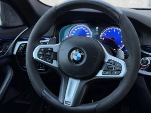 Blue BMW 550 2017 in Riga, with an engine capacity of 4.40 L and mileage of 179 thousand km for 29980 €, photo 20 on AUTOMOTO.COM.LV