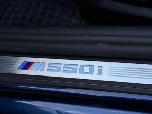 Blue BMW 550 2017 in Riga, with an engine capacity of 4.40 L and mileage of 179 thousand km for 29980 €, photo 29 on AUTOMOTO.COM.LV