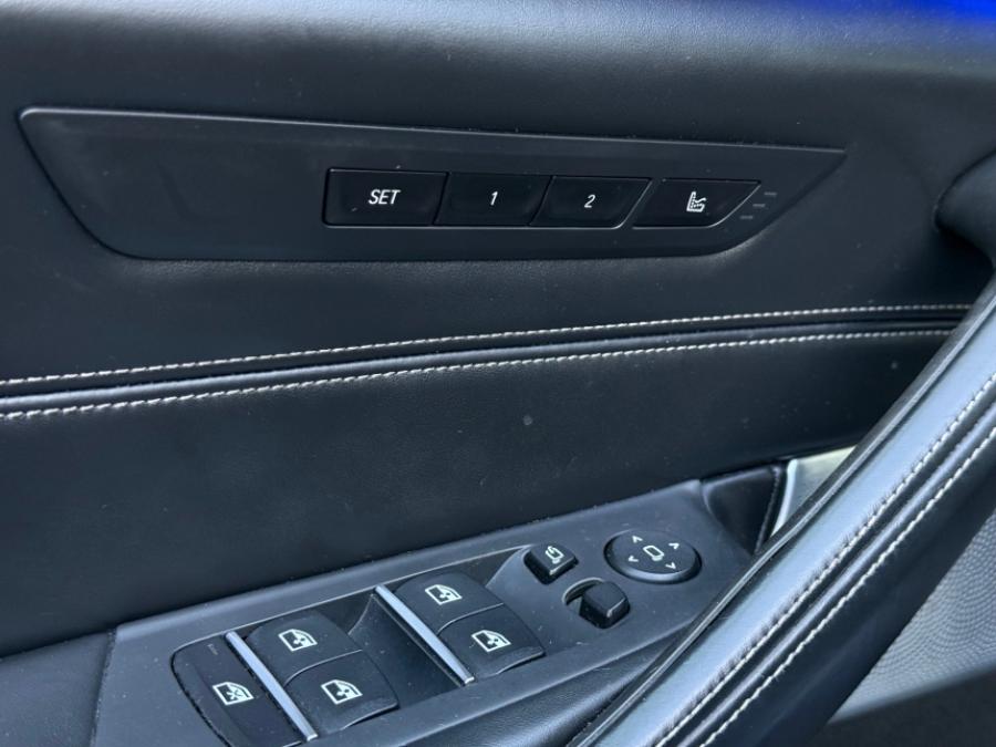 Blue BMW 550 2017 in Riga, with an engine capacity of 4.40 L and mileage of 179 thousand km for 29980 €, photo 31 on AUTOMOTO.COM.LV
