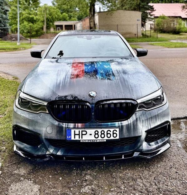 Blue BMW 550 2018 in Daugavpils, with an engine capacity of 4.40 L and mileage of 198 thousand km for 31500 €, photo 1 on AUTOMOTO.COM.LV