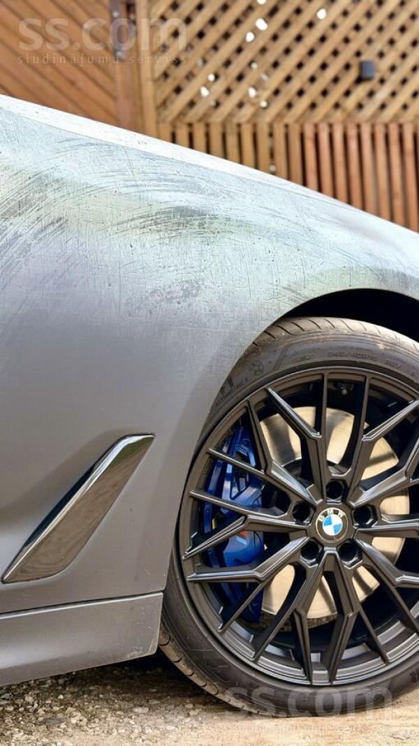 Blue BMW 550 2018 in Daugavpils, with an engine capacity of 4.40 L and mileage of 198 thousand km for 31500 €, photo 7 on AUTOMOTO.COM.LV