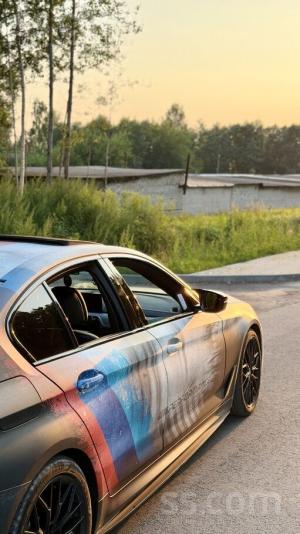 Blue BMW 550 2018 in Daugavpils, with an engine capacity of 4.40 L and mileage of 198 thousand km for 31500 €, photo 18 on AUTOMOTO.COM.LV