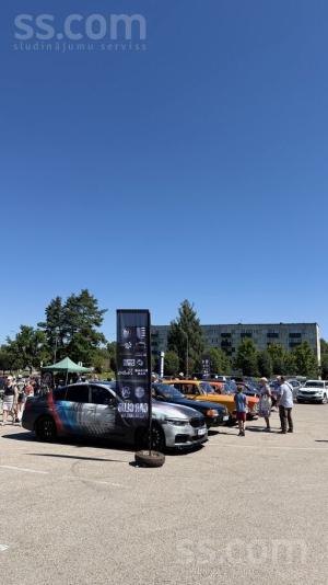 Blue BMW 550 2018 in Daugavpils, with an engine capacity of 4.40 L and mileage of 198 thousand km for 31500 €, photo 20 on AUTOMOTO.COM.LV