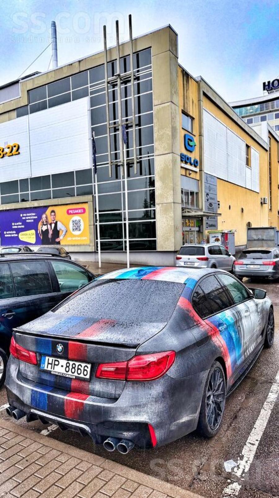 Blue BMW 550 2018 in Daugavpils, with an engine capacity of 4.40 L and mileage of 198 thousand km for 31500 €, photo 21 on AUTOMOTO.COM.LV