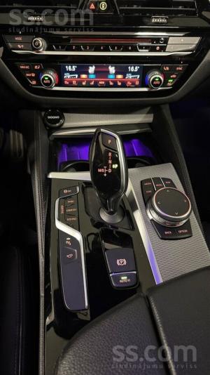 Blue BMW 550 2018 in Daugavpils, with an engine capacity of 4.40 L and mileage of 198 thousand km for 31500 €, photo 23 on AUTOMOTO.COM.LV