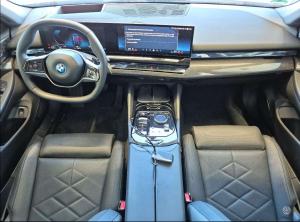 Blue BMW 550 2024 in Klaipeda, with an engine capacity of 3.00 L and mileage of 24 thousand km for 27750 €, photo 6 on AUTOMOTO.COM.LV