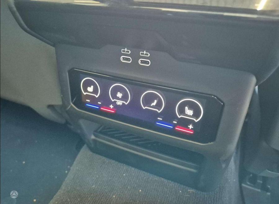 Blue BMW 550 2024 in Klaipeda, with an engine capacity of 3.00 L and mileage of 24 thousand km for 27750 €, photo 12 on AUTOMOTO.COM.LV